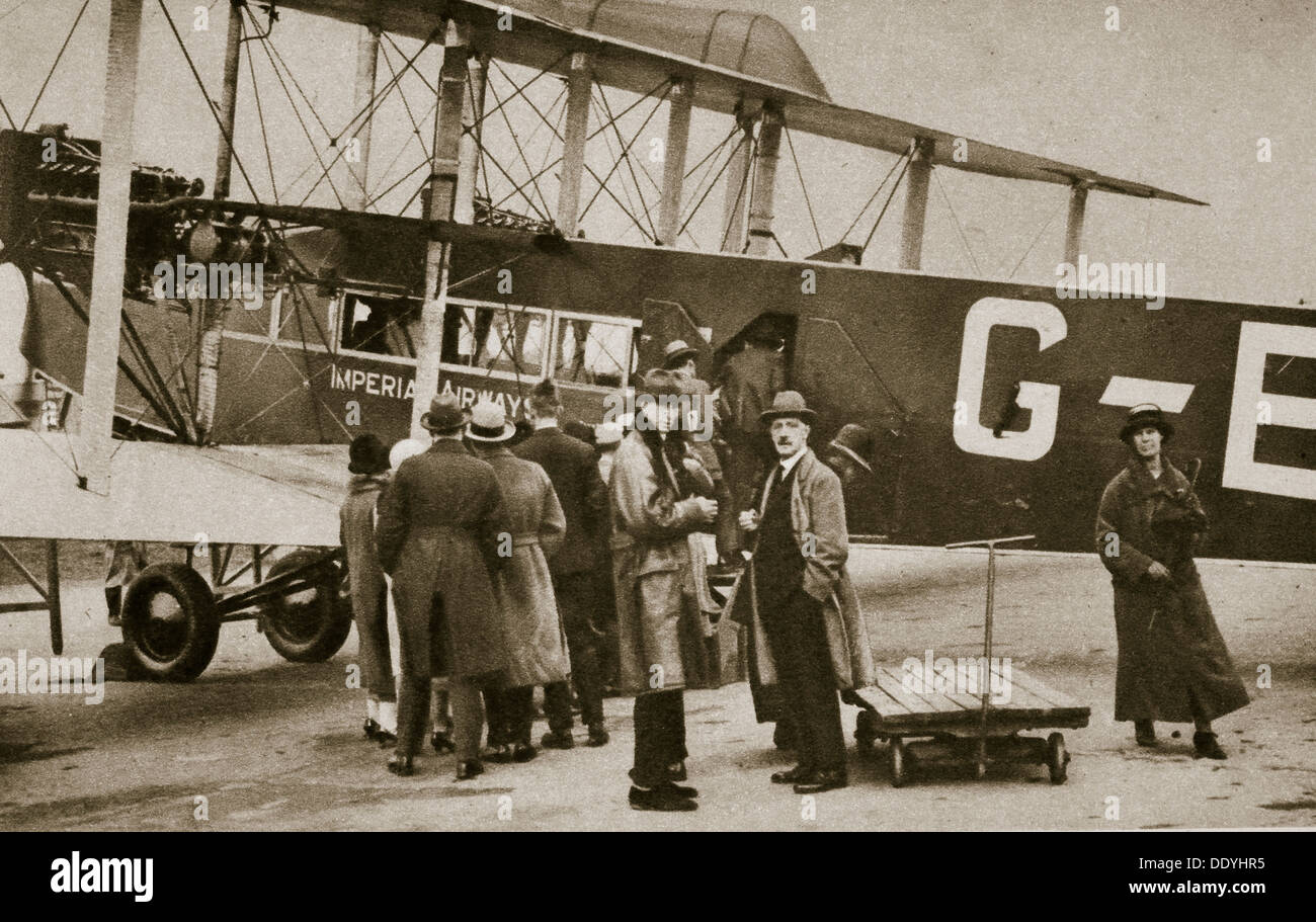 Boarding plane 1920s hi-res stock photography and images - Alamy