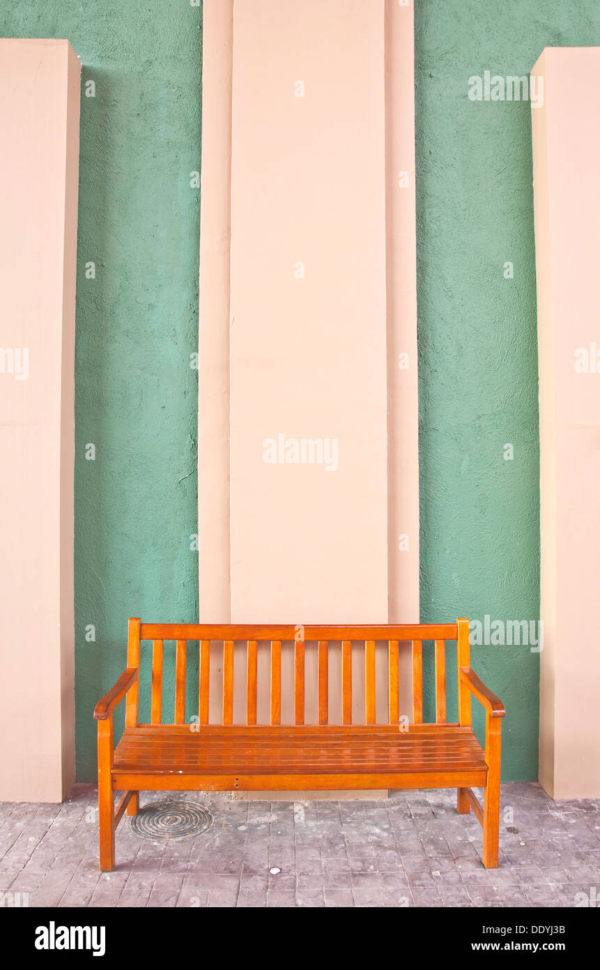 Blank green wall hi-res stock photography and images - Alamy