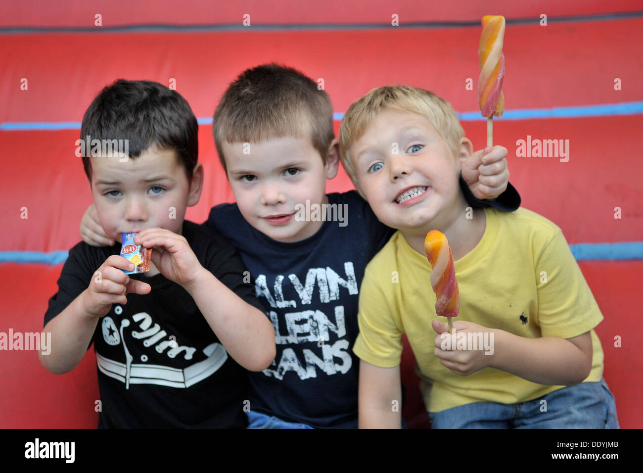 Boys four years old hi-res stock photography and images - Alamy