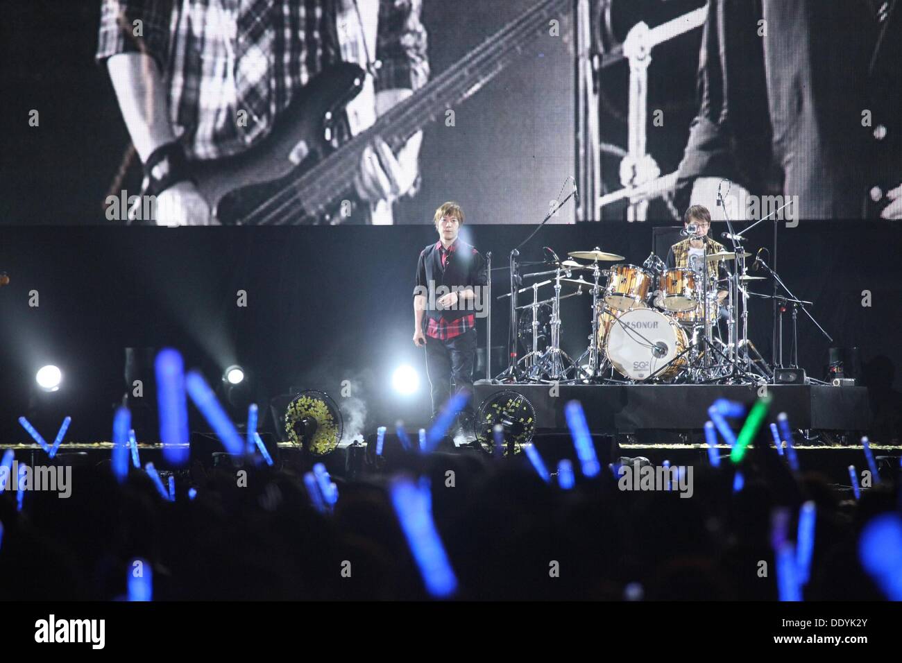 Taiwan pop group May Day hold concert in Taichung, China on Friday ...