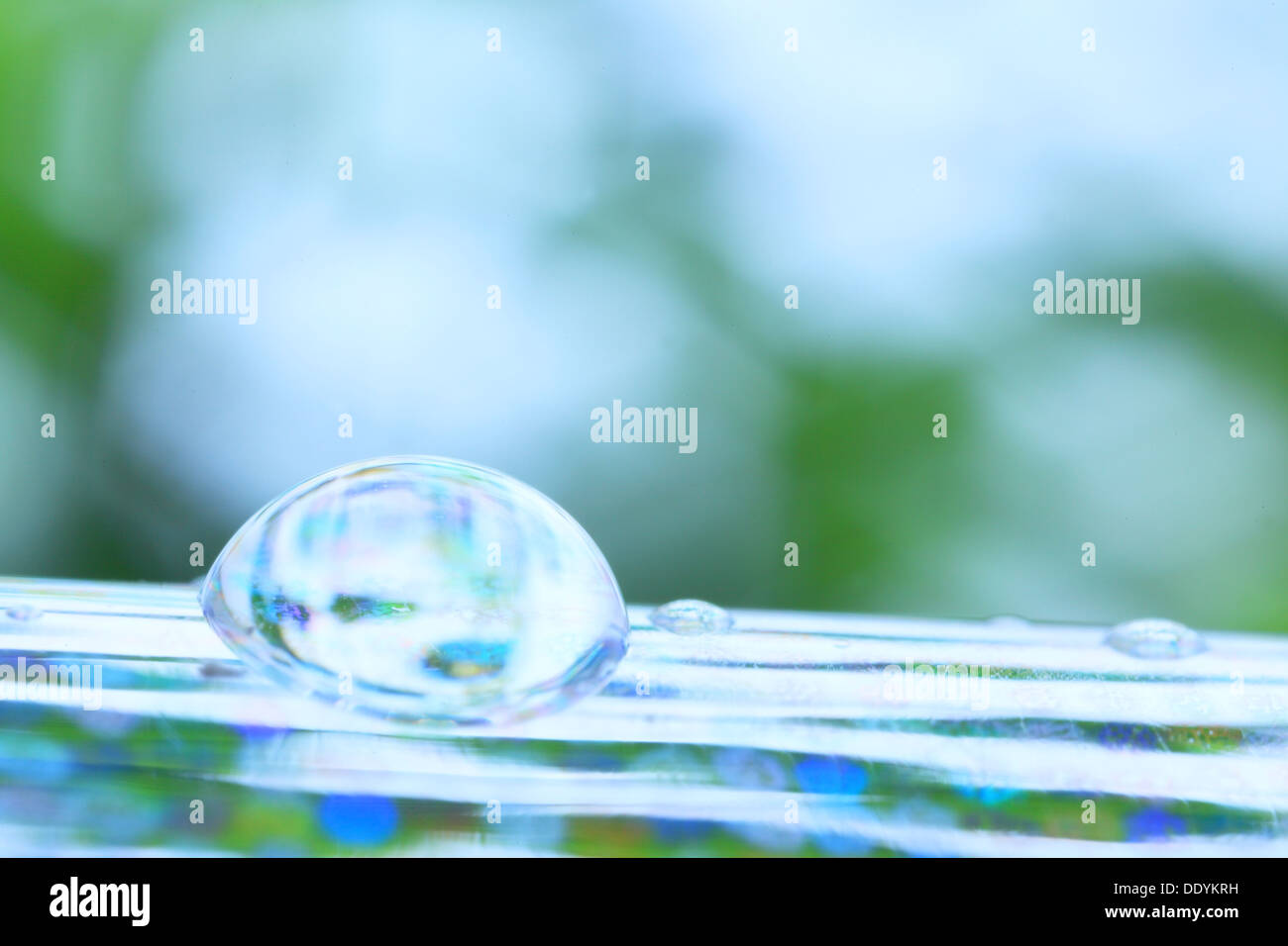 Round droplet hi-res stock photography and images - Alamy