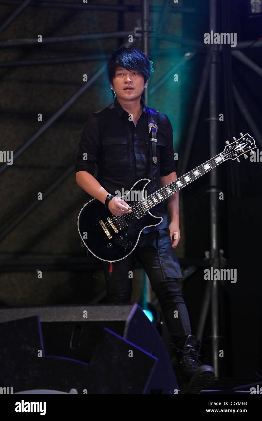 Pop group May Day attend premiere of film Mayday nowhere 3D in Taipei ...