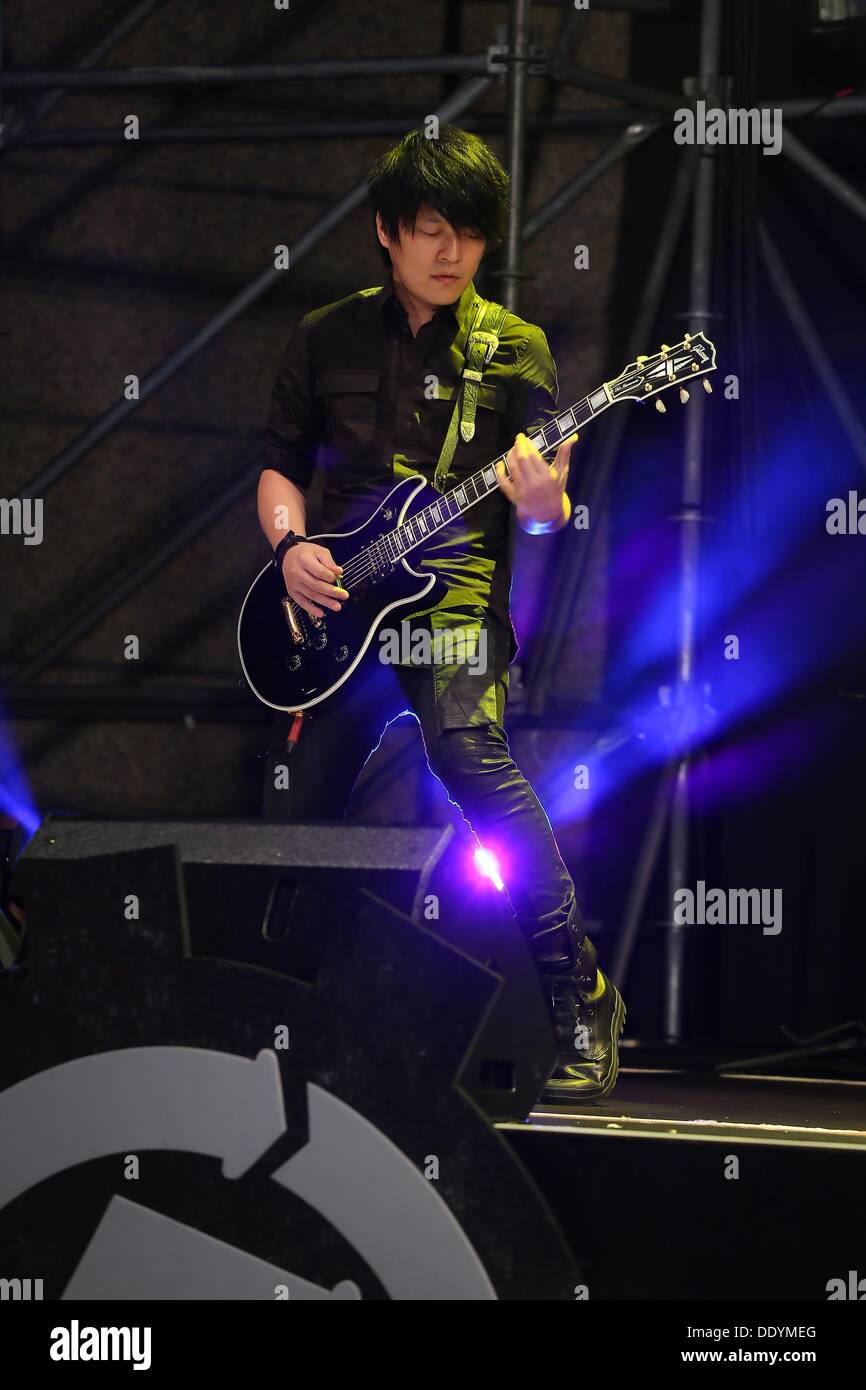 Pop group May Day attend premiere of film Mayday nowhere 3D in Taipei ...