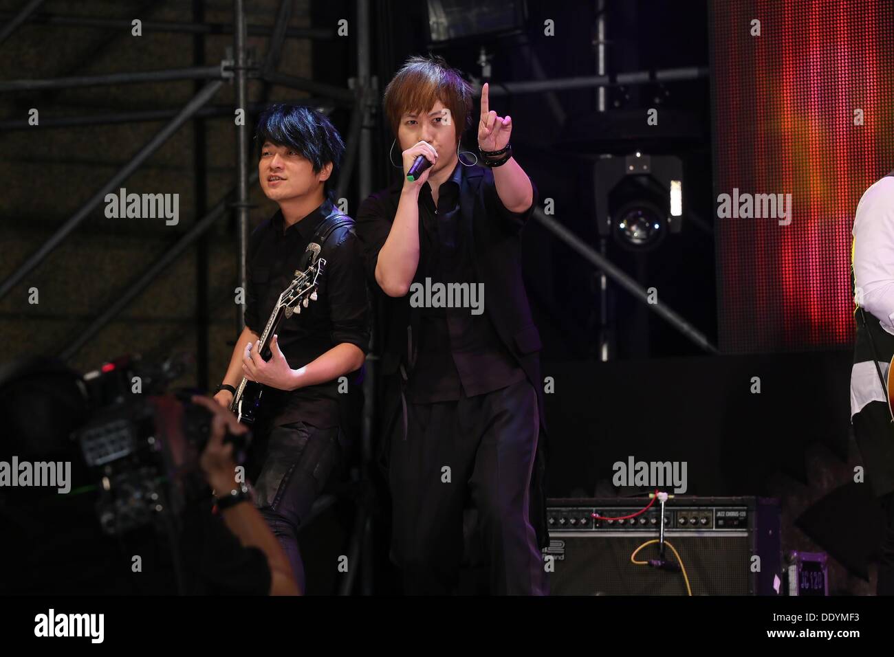 Pop group May Day attend premiere of film Mayday nowhere 3D in Taipei ...