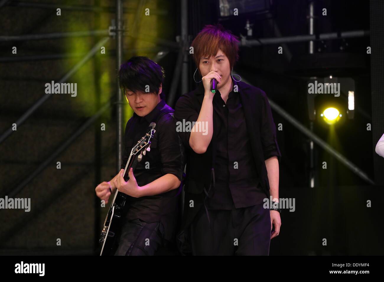 Pop group May Day attend premiere of film Mayday nowhere 3D in Taipei ...