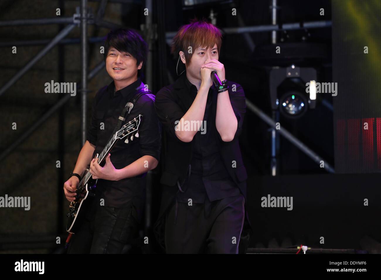 Pop group May Day attend premiere of film Mayday nowhere 3D in Taipei ...