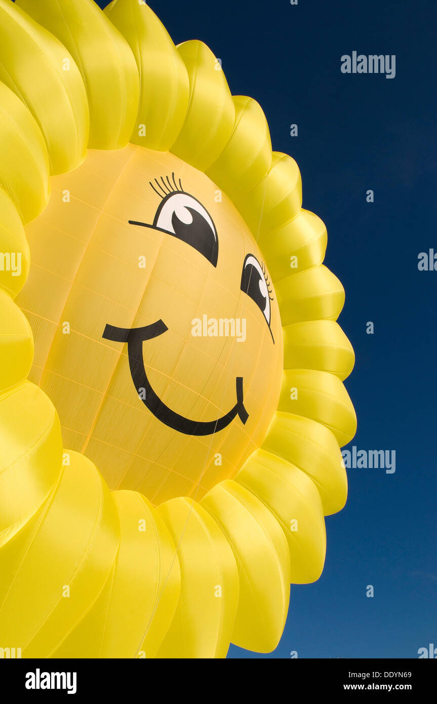 Hot air balloon shape hi-res stock photography and images - Alamy