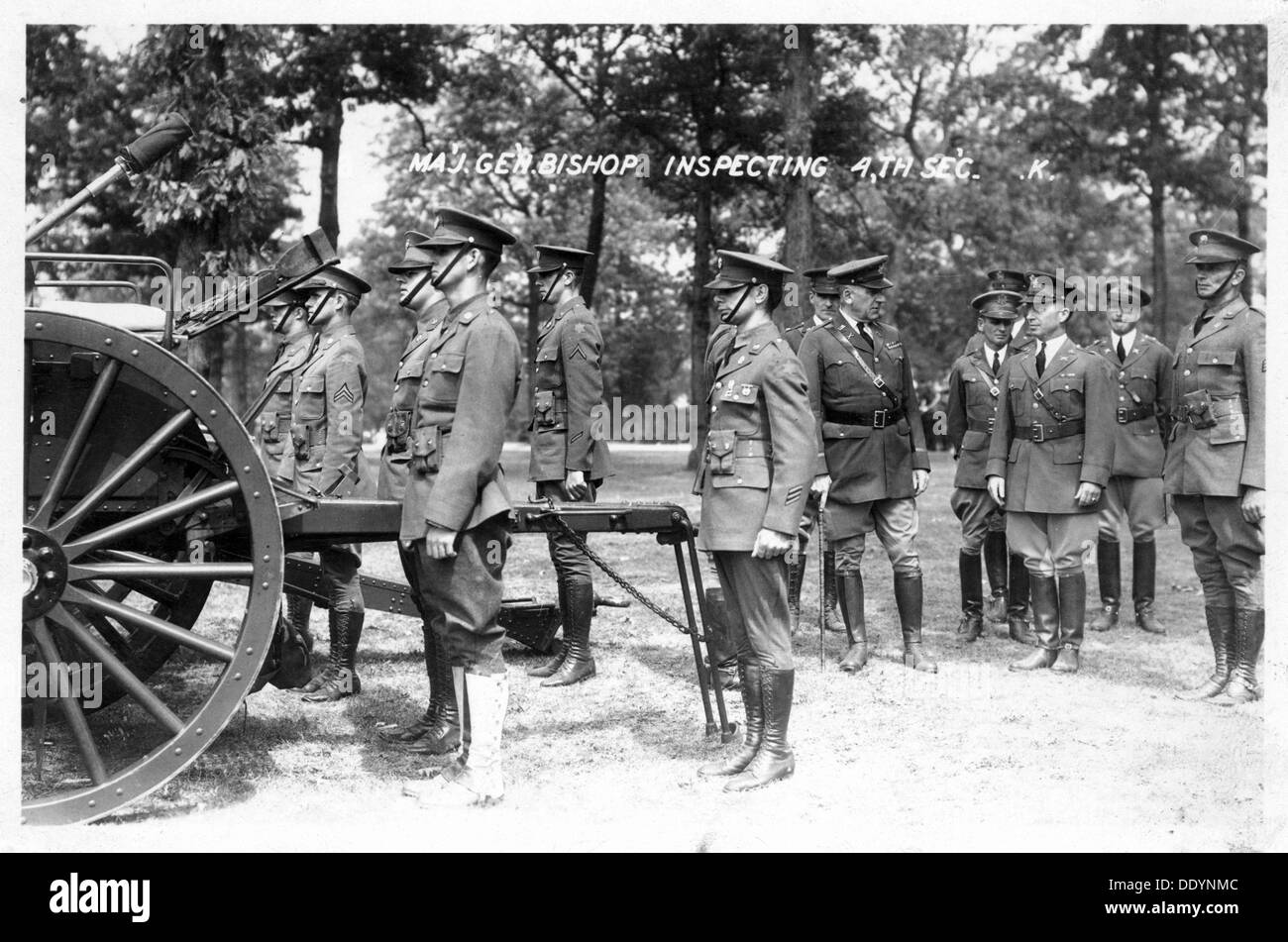 Major-General Bishop inspecting troops, Fort Sheridan, Illinois, USA ...