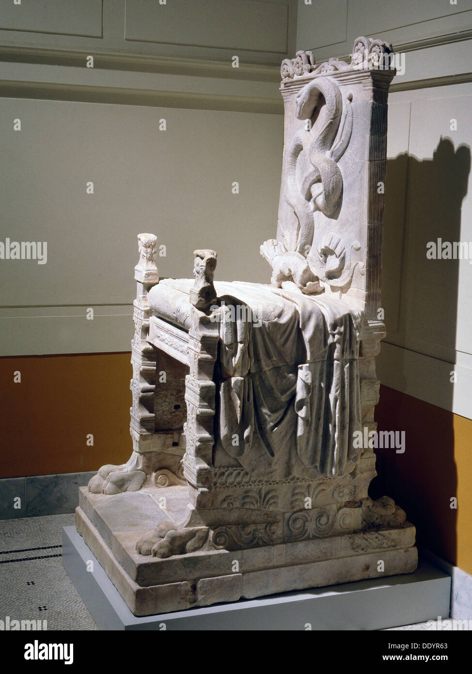 Lansdowne throne hi-res stock photography and images - Alamy