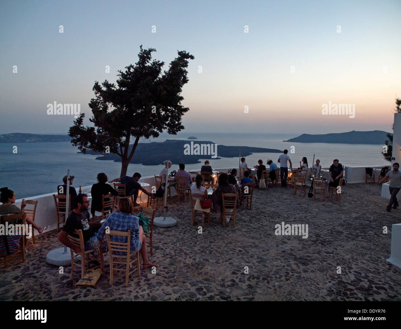 Restaurant overlooking the sea hi-res stock photography and images - Alamy