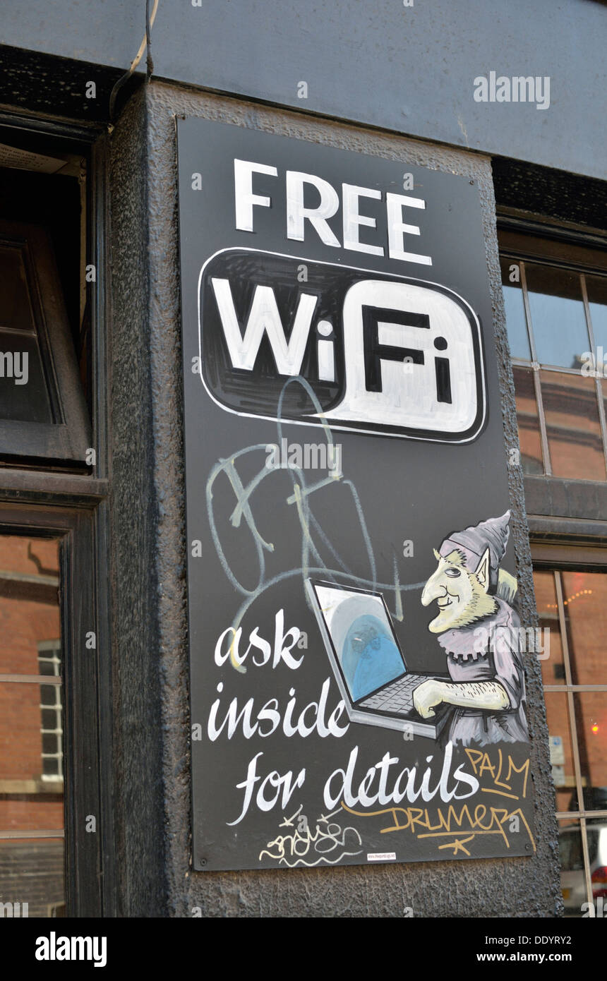 Free wifi here sign hi-res stock photography and images - Alamy