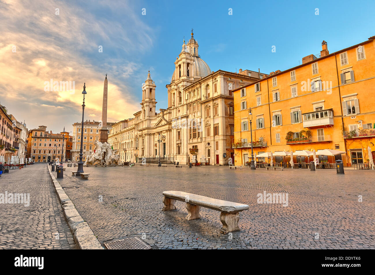 Piazza navona hi-res stock photography and images - Alamy