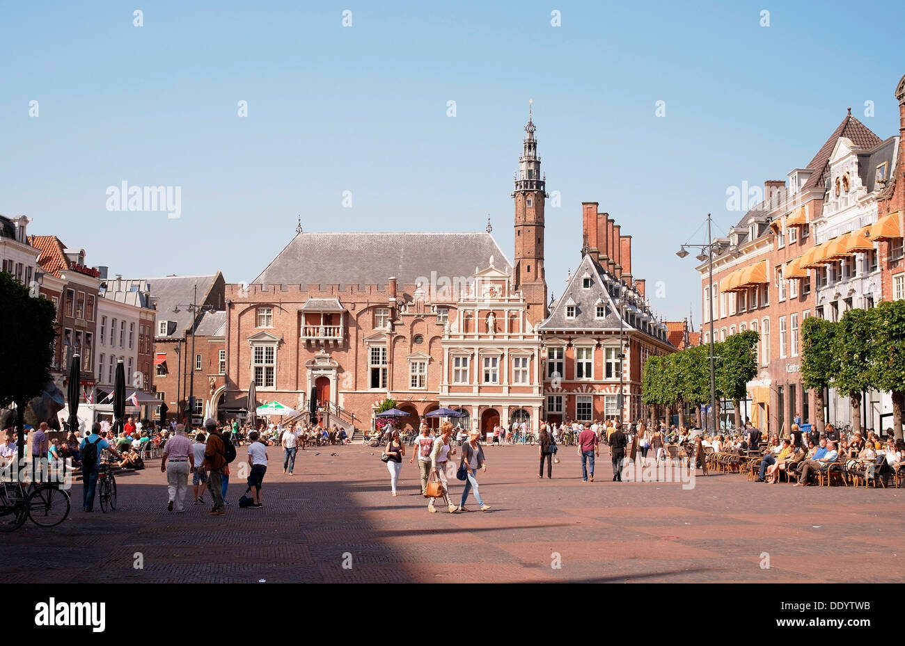 View across the main square, the Grote Markt, on the city hall of ...