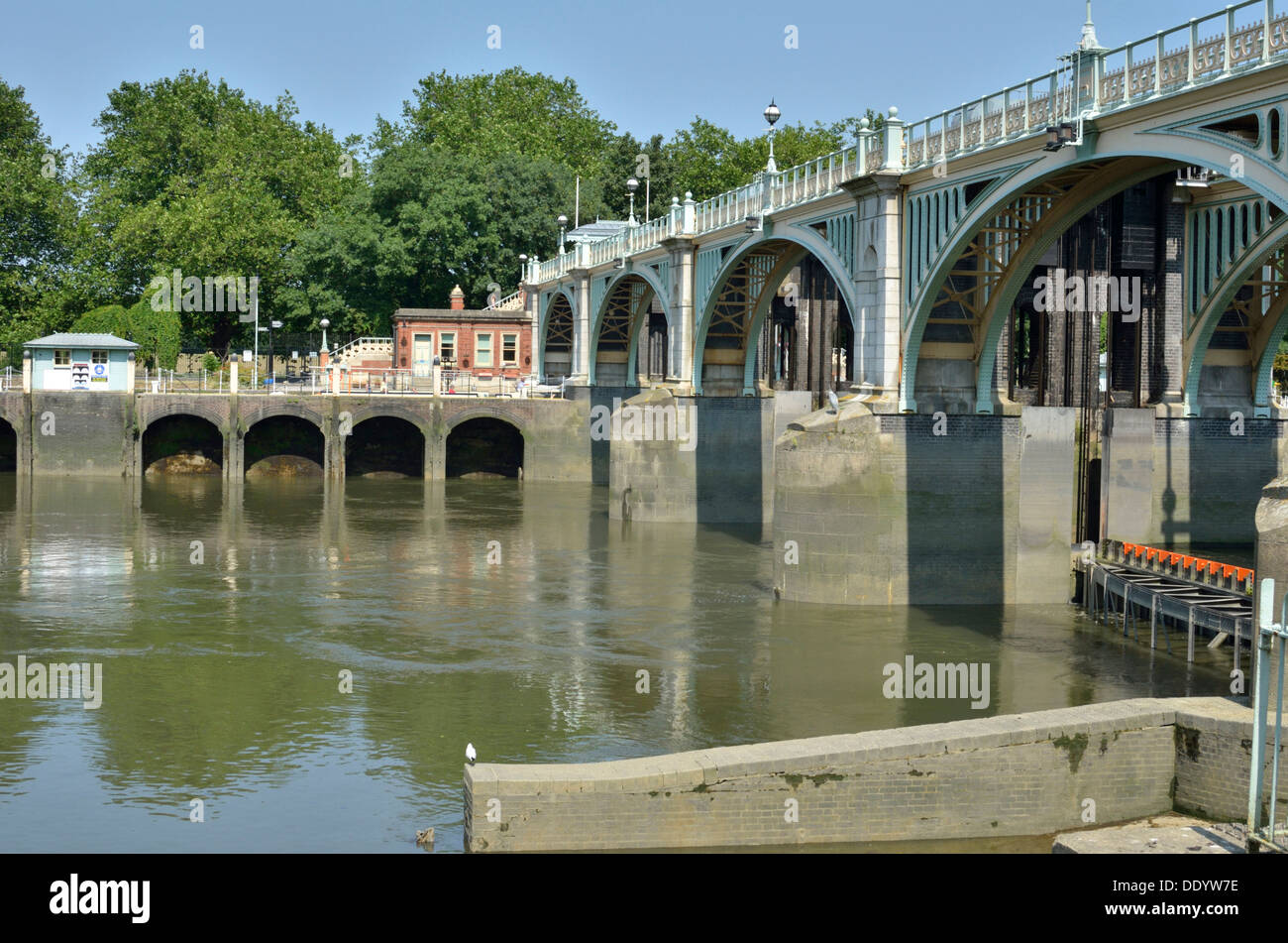 Richmond Lock and Weir, Twickenham, London, UK Stock Photo - Alamy