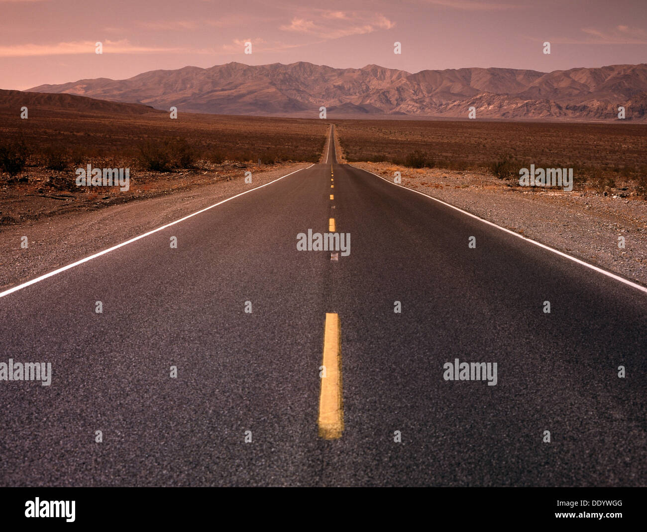 Road scene usa hi-res stock photography and images - Alamy