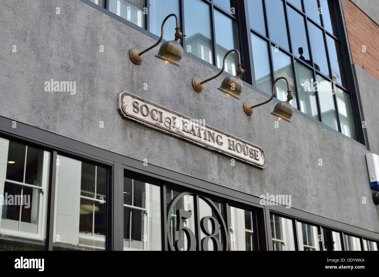 Social eating house and soho hi-res stock photography and images - Alamy