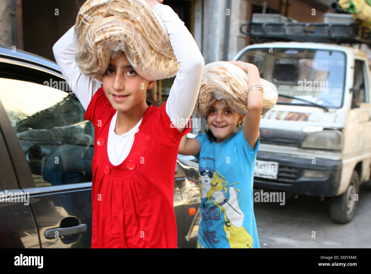 Damascus bread hi-res stock photography and images - Alamy