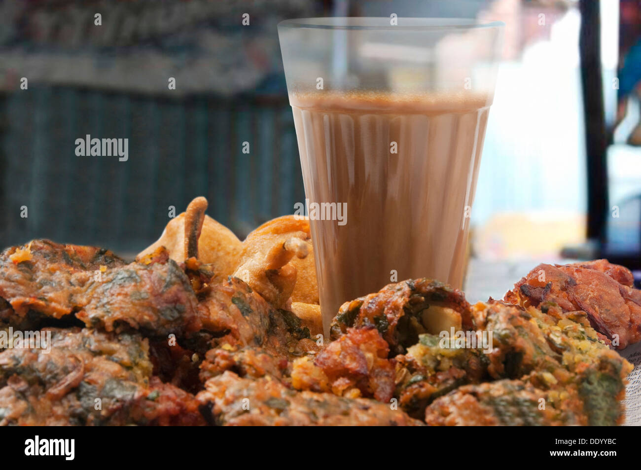Close up chai pakoras bhajiyas hi-res stock photography and images - Alamy