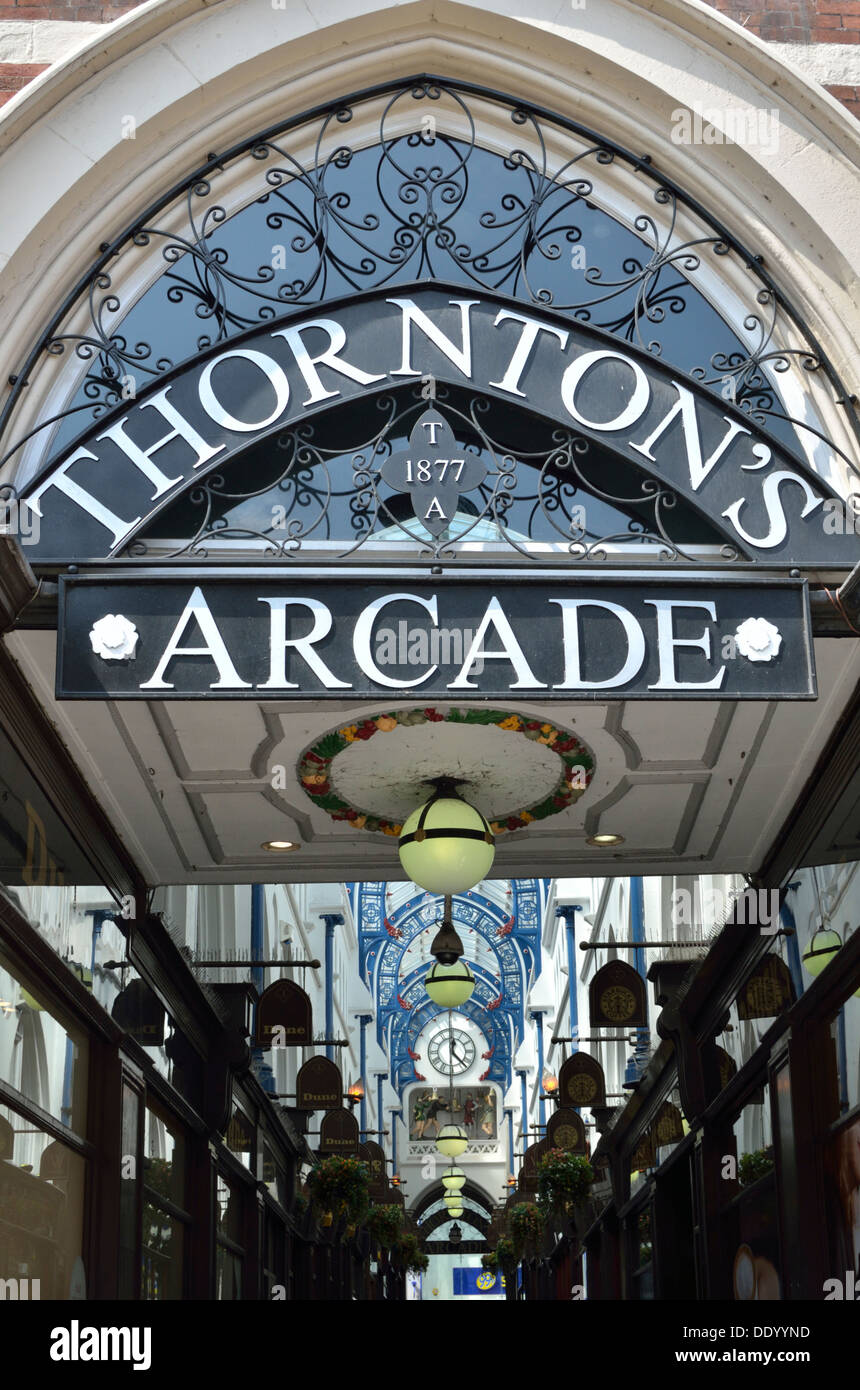 Shopping arcade vertical hi-res stock photography and images - Alamy