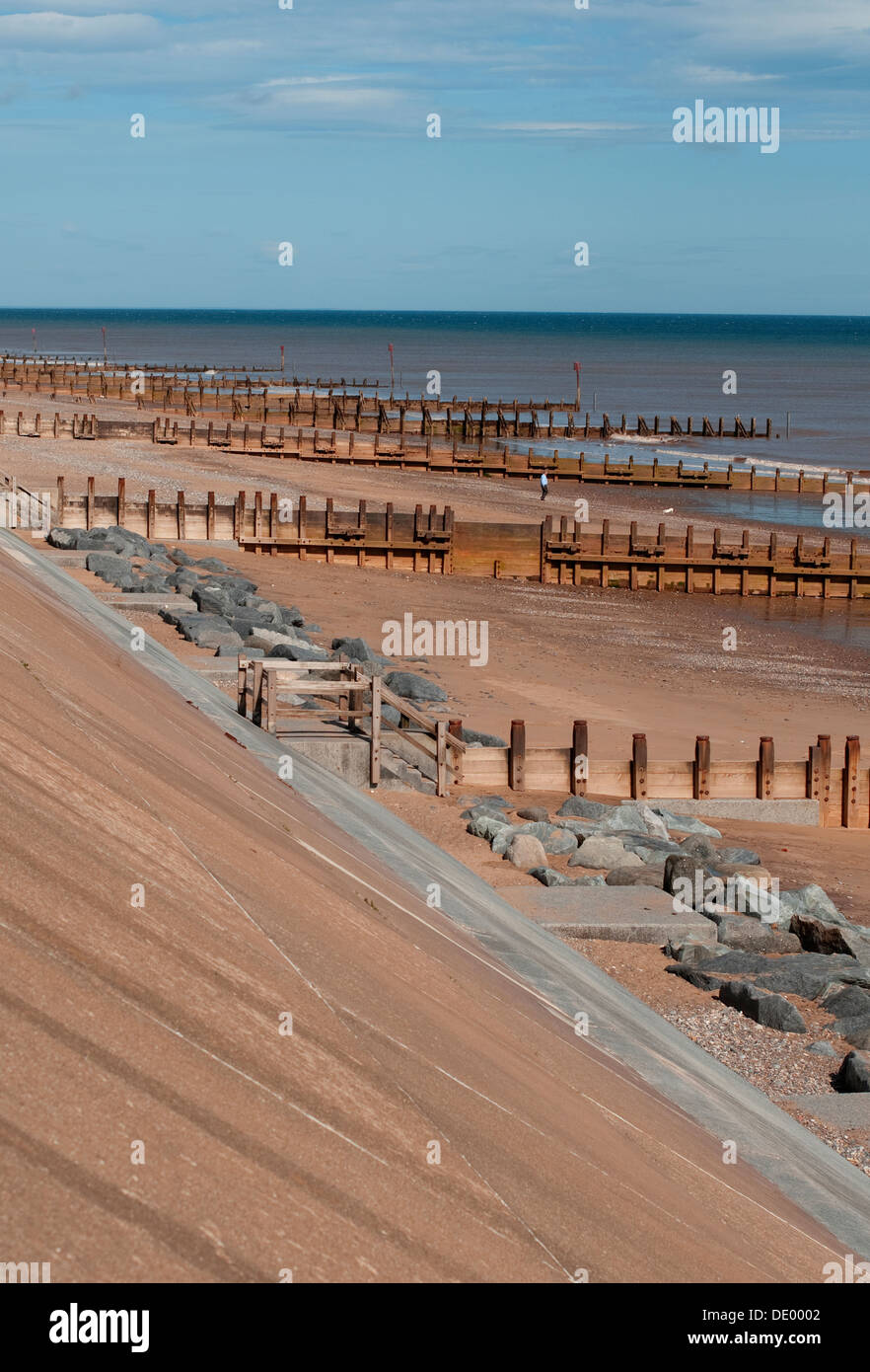 Rock armour and groynes coastal erosion hi-res stock photography and ...