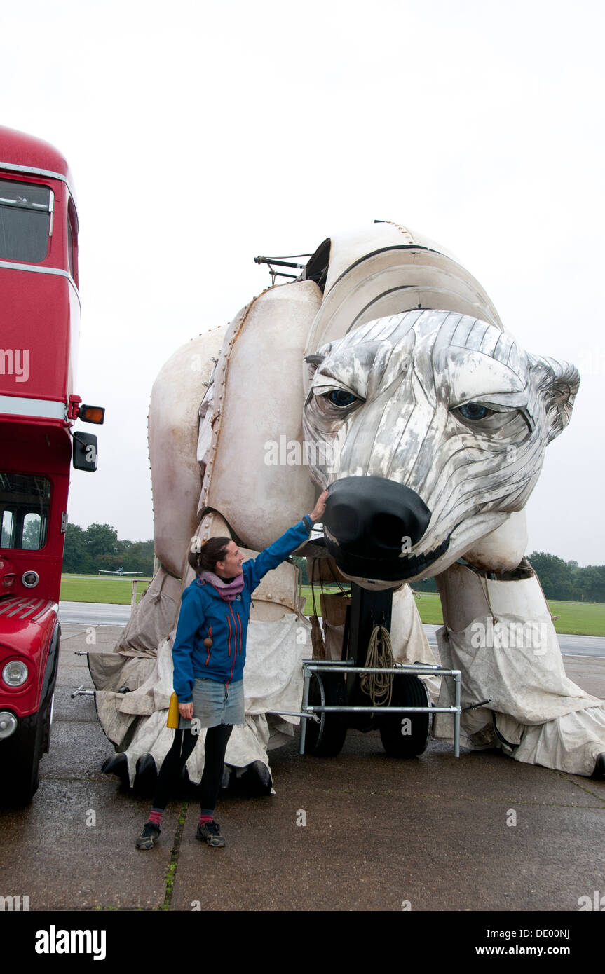 Arctic bus hi-res stock photography and images - Alamy
