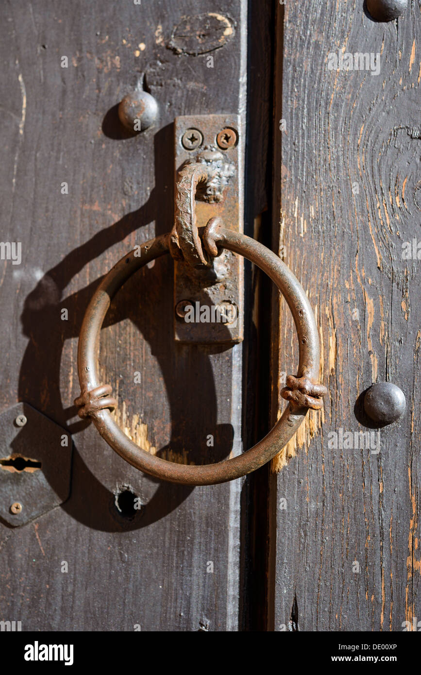Classic door knocker hi-res stock photography and images - Alamy
