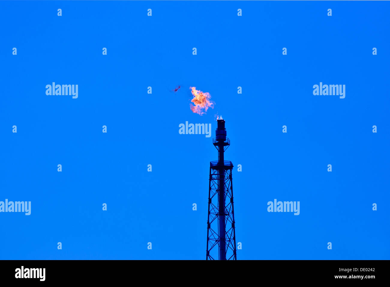 Gas burning flares hi-res stock photography and images - Alamy