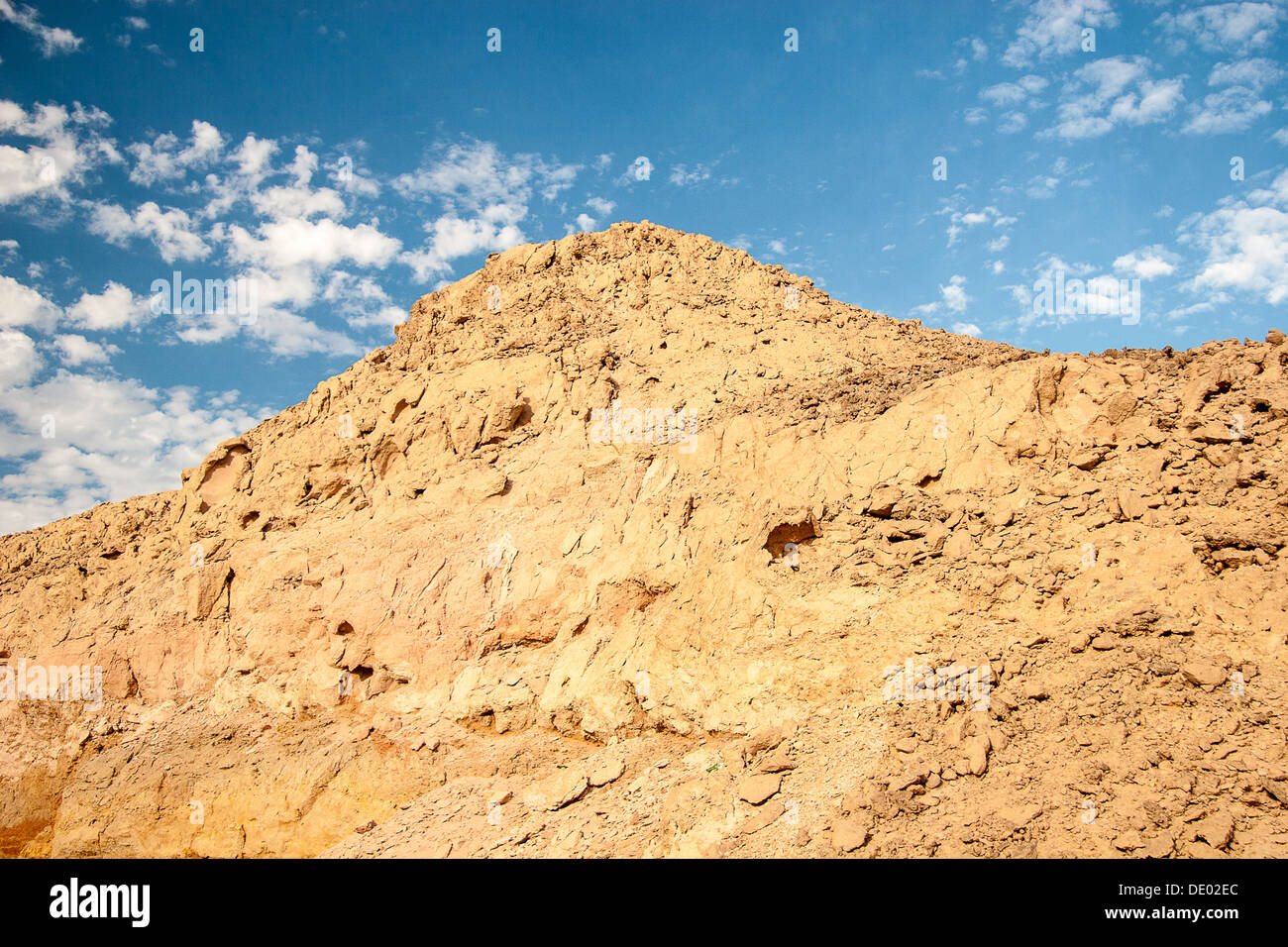 Sand dunes and rocks, Sahara Desert Stock Photo - Alamy