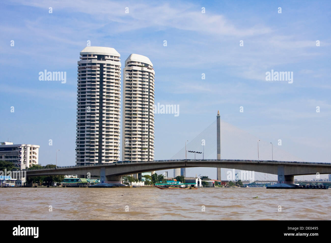 Phra Pin-klao Bridge across Chao Phraya River, Bangkok, Thailand, Asia ...
