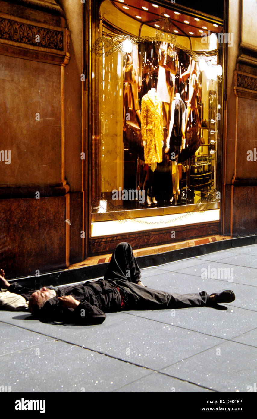Passed out drunk street hi-res stock photography and images - Alamy