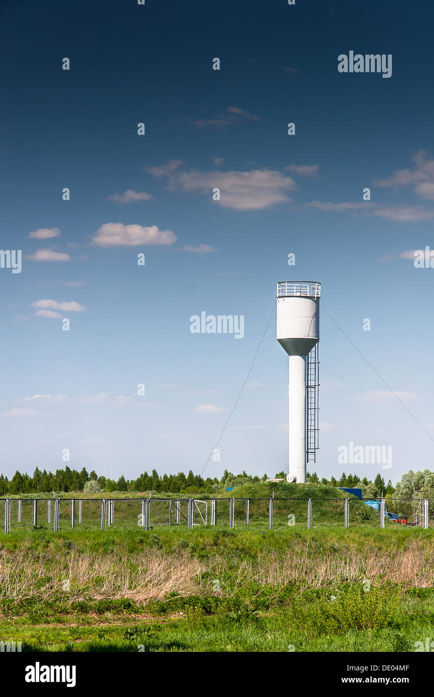 Water tower tank hi-res stock photography and images - Alamy