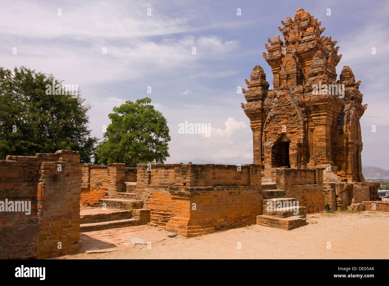 Po Klong Garai temple tower, Ninh Thuan, Vietnam, Asia Stock Photo - Alamy