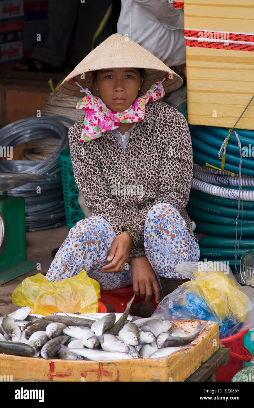 Direct fish sales hi-res stock photography and images - Alamy