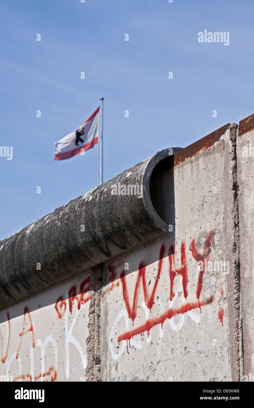 Fall of berlin wall gdr flag hi-res stock photography and images - Alamy