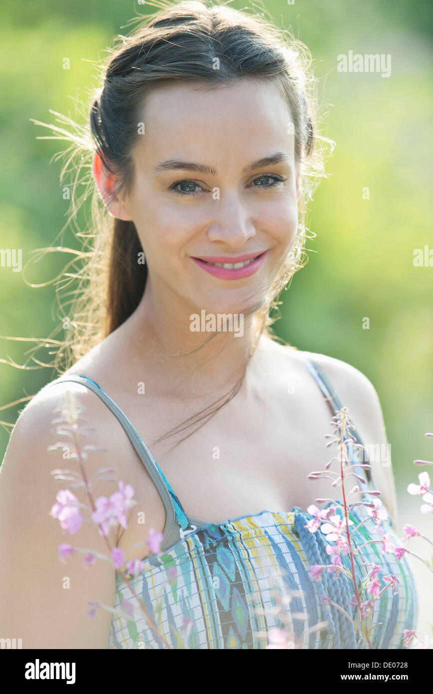 Mid 30s brunette hi-res stock photography and images - Alamy