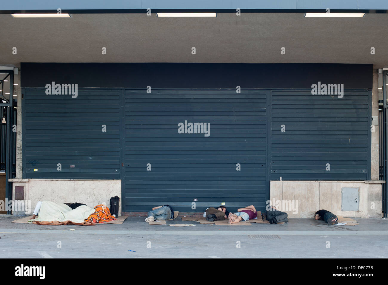 Homeless on the streets of Rome Stock Photo - Alamy