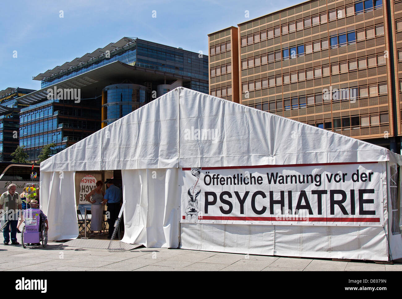 Human rights poster hi-res stock photography and images - Alamy