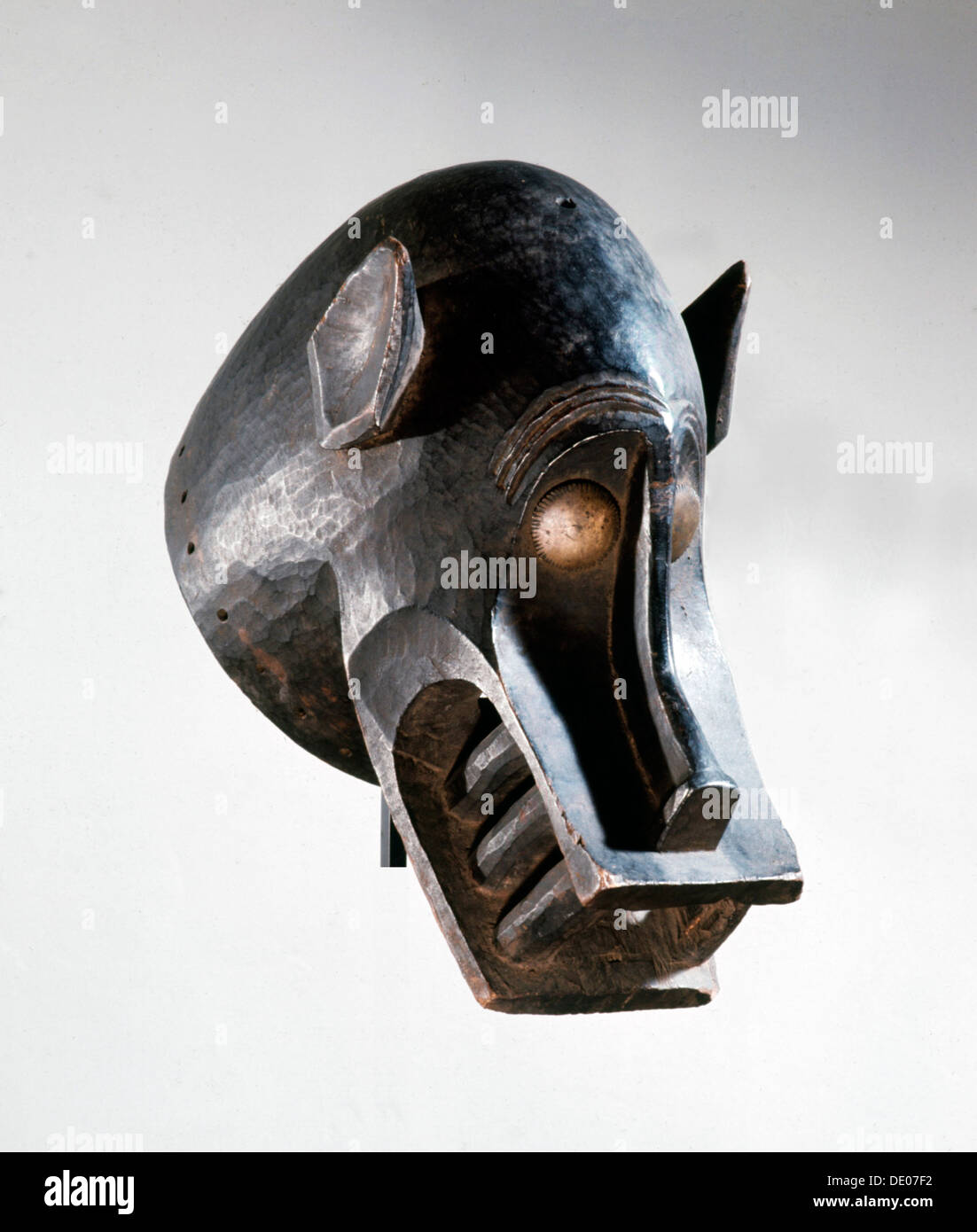 Ivorian mask hi-res stock photography and images - Alamy