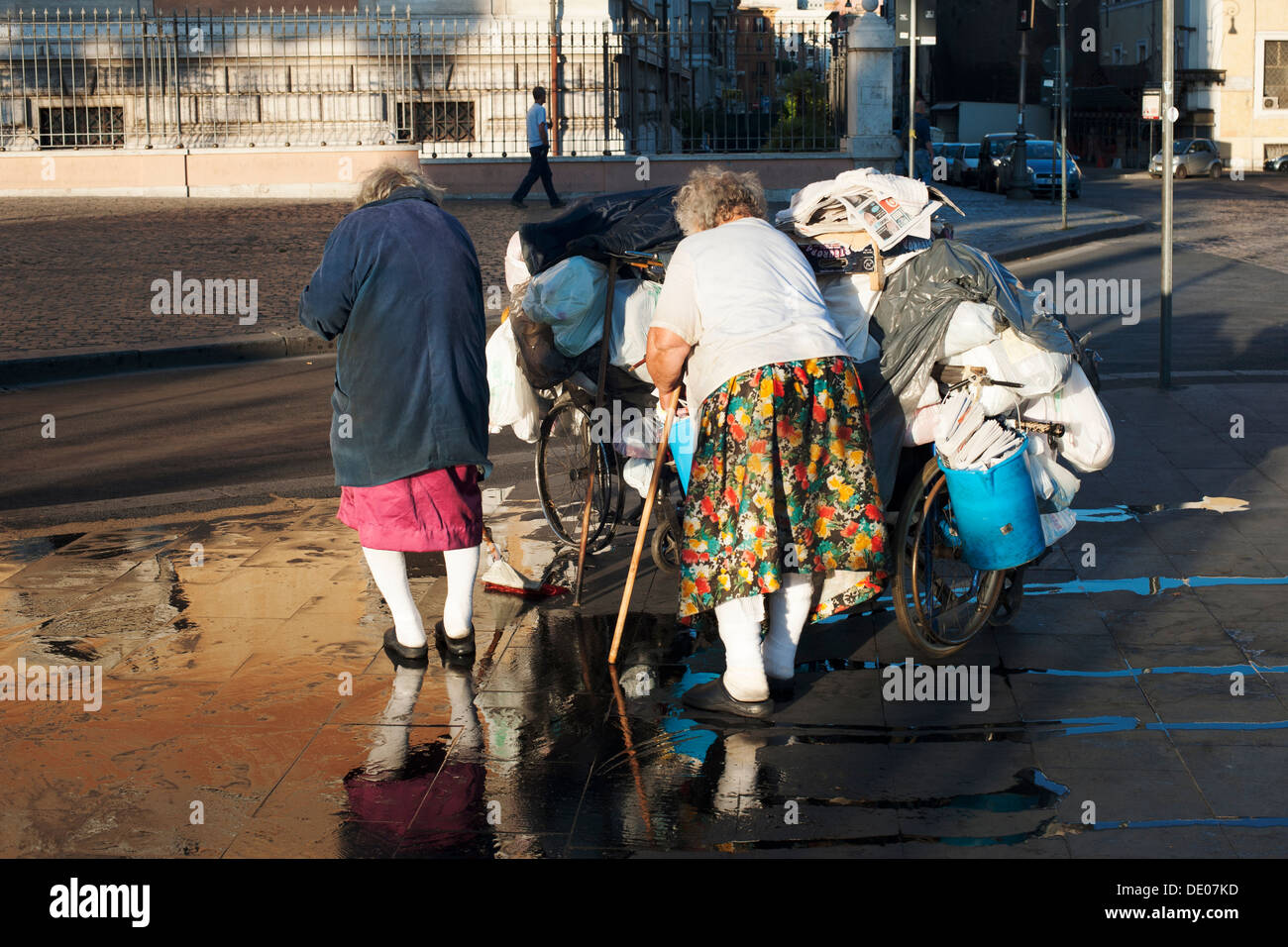 Homeless woman on streets rome hi-res stock photography and images - Alamy