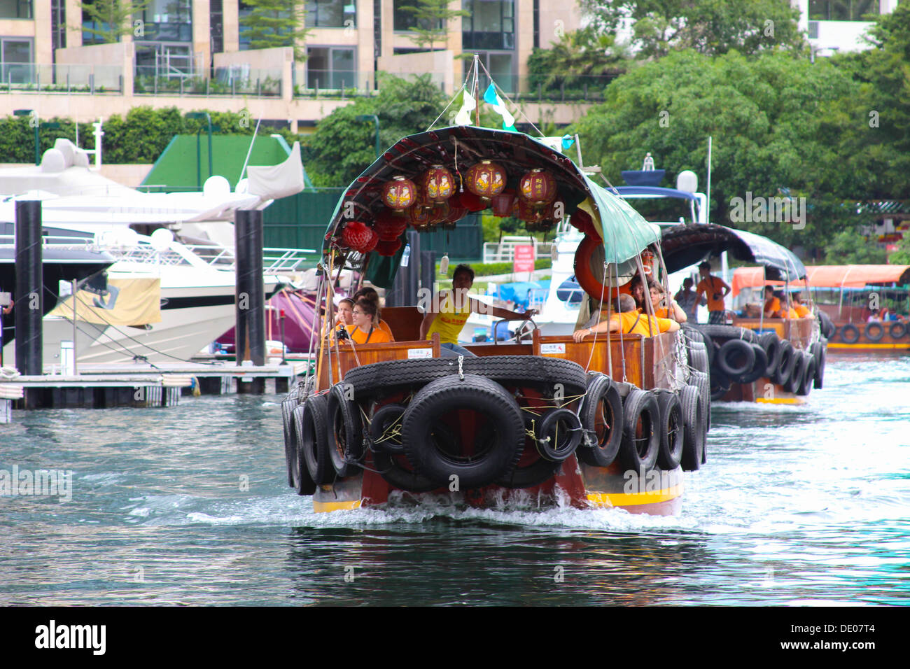 Sculling sampans hi-res stock photography and images - Alamy