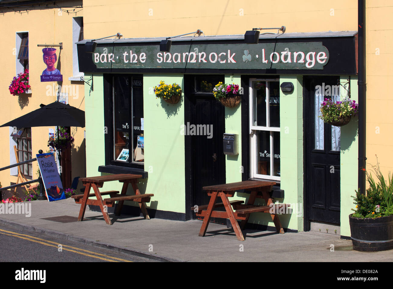 Typical Irish bar in Roundstone in County Galway, Ireland Stock Photo ...
