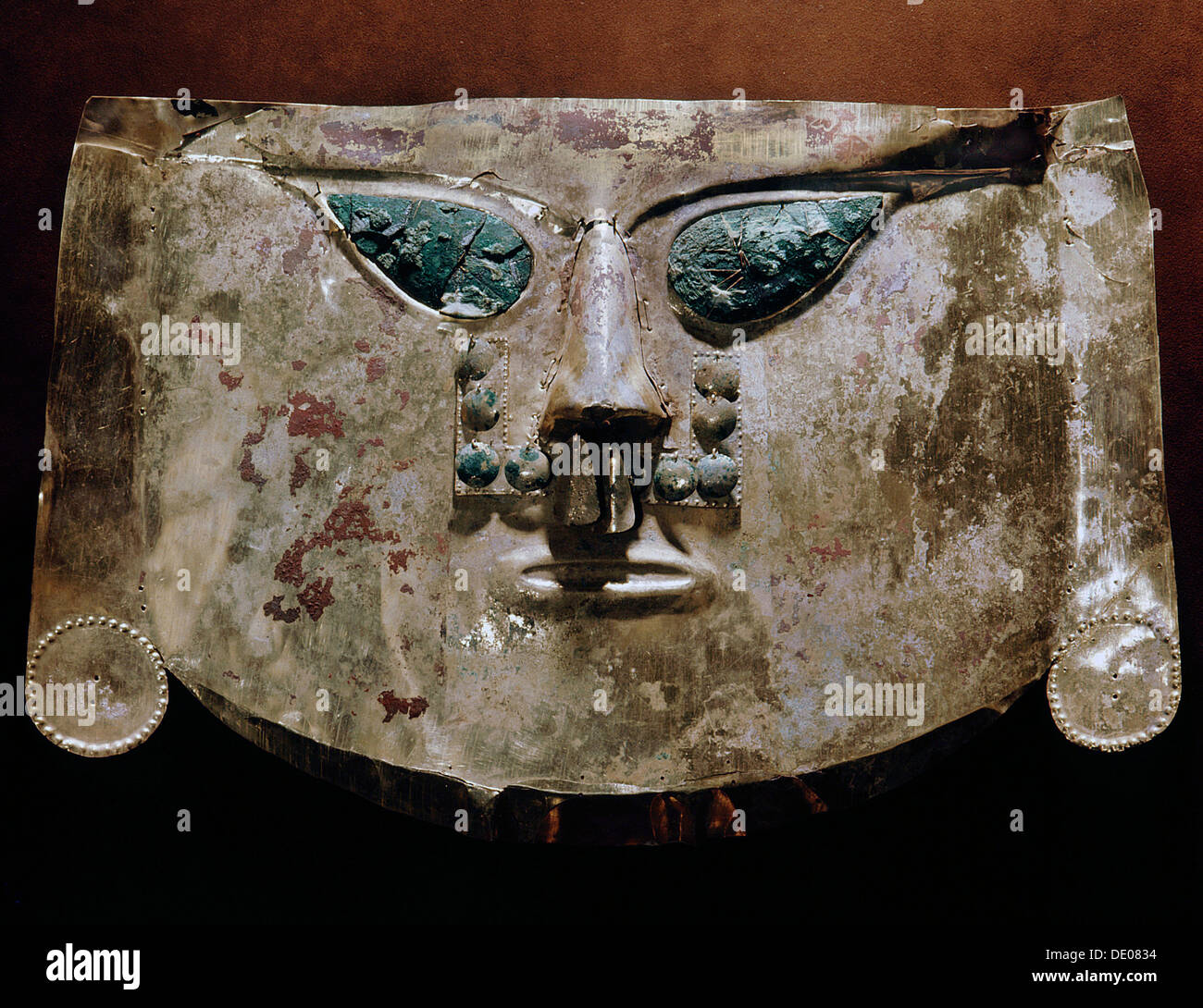 Peruvian funerary mask hi-res stock photography and images - Alamy