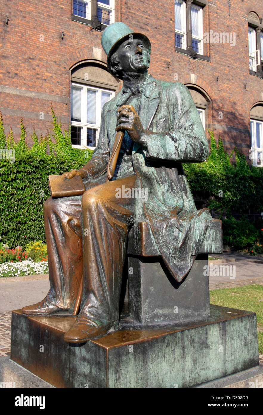 Bronze statue of Hans Christian Andersen in front of city hall ...