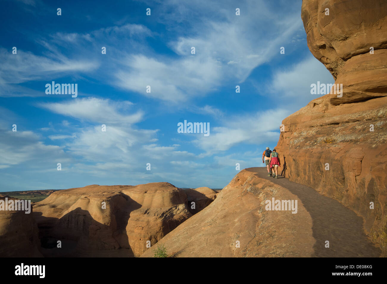 Arches path pathway hi-res stock photography and images - Alamy