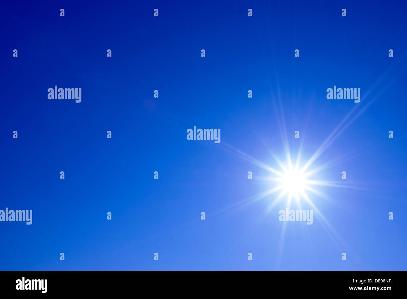 Blue sky sun hi-res stock photography and images - Alamy
