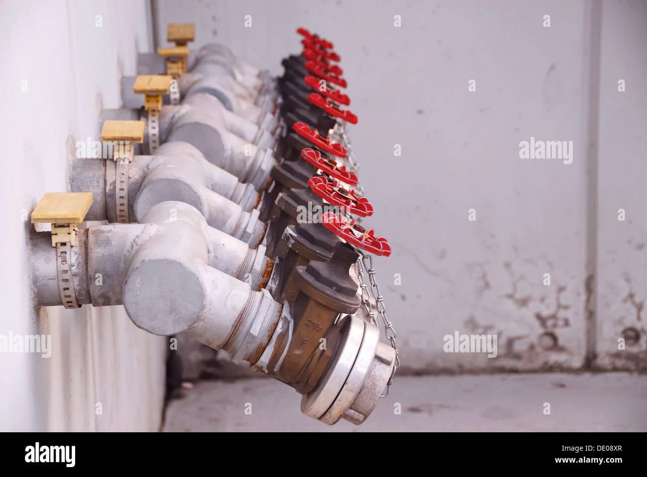 Fire sprinkler system hi-res stock photography and images - Alamy