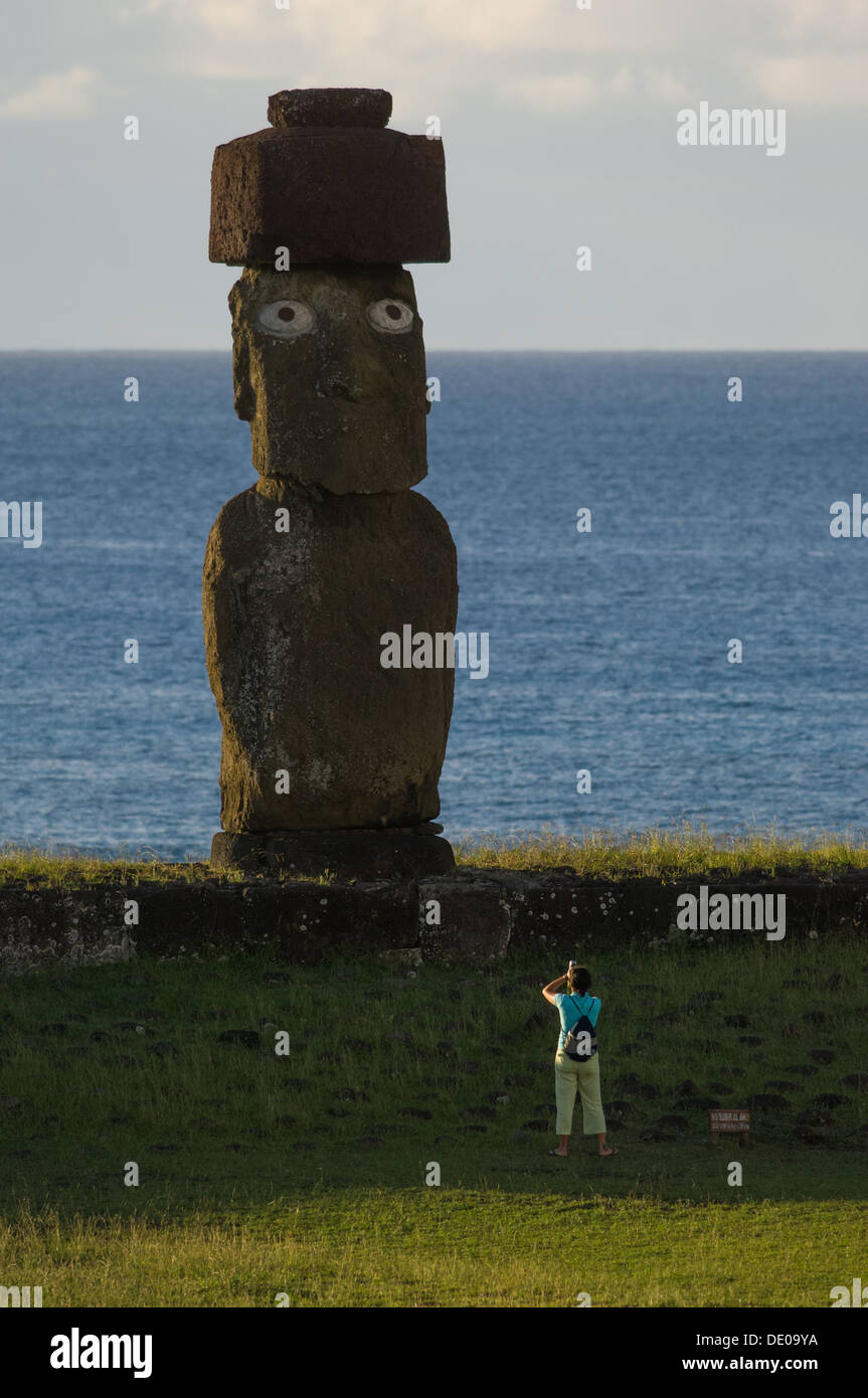 Easter island maoi people hi-res stock photography and images - Alamy