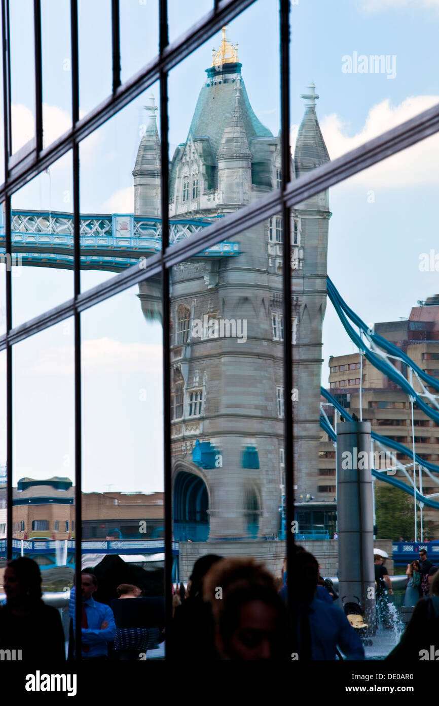 Bridge window hi-res stock photography and images - Alamy