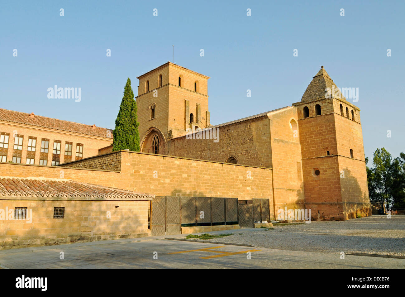 Castle, Parador, Hotel, Castillo de los Calatravos, Alcaniz, Aragon ...