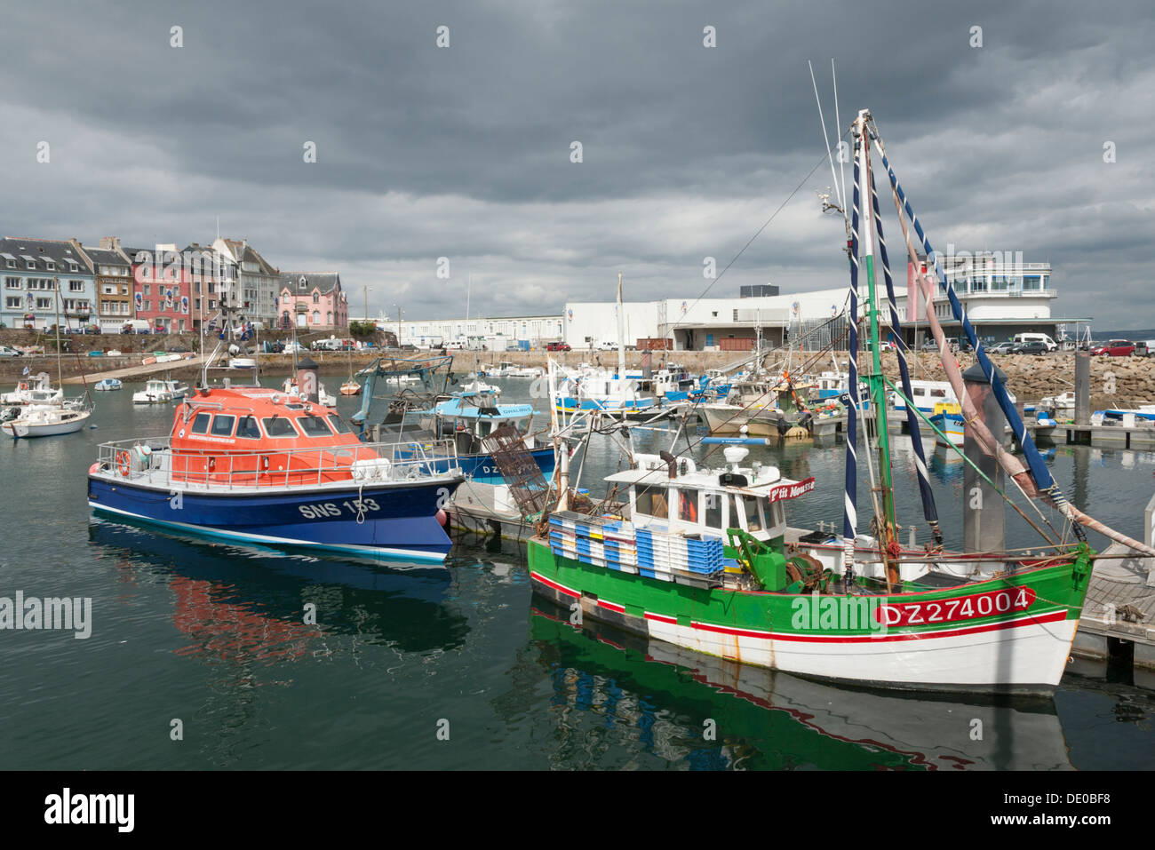 Fishing harbour in douarnenez brittany hi-res stock photography and ...